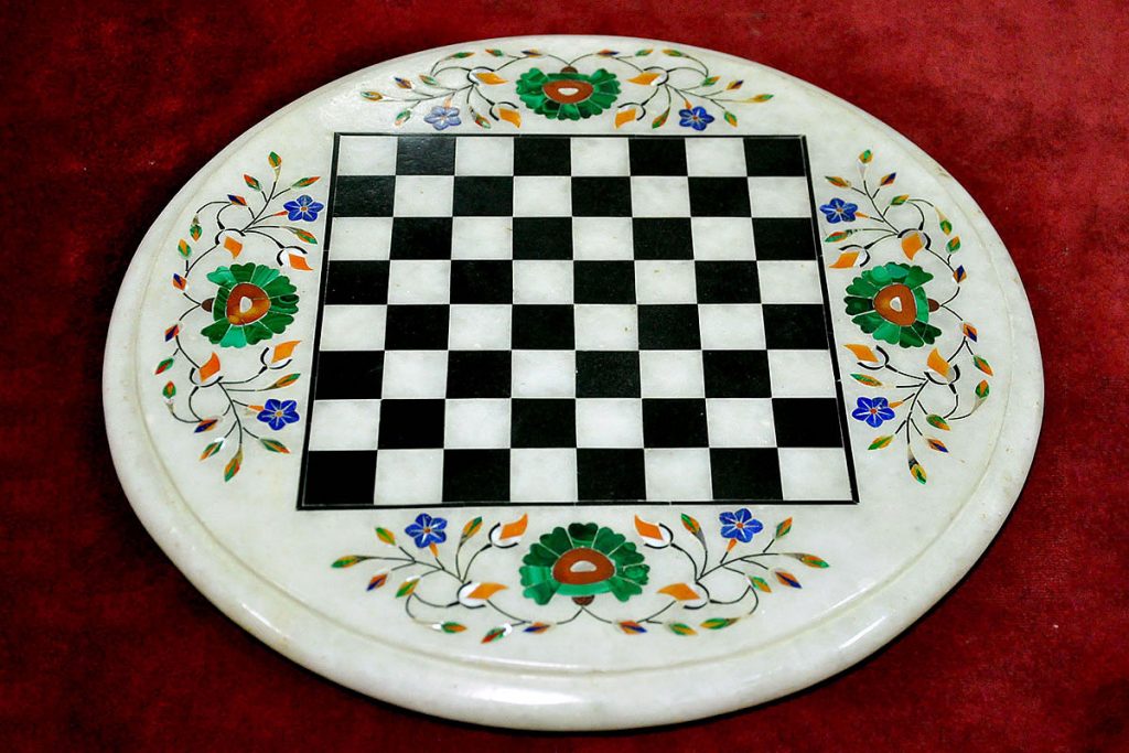 White Round Chess Board of 12 inch | Pietra Dura Products