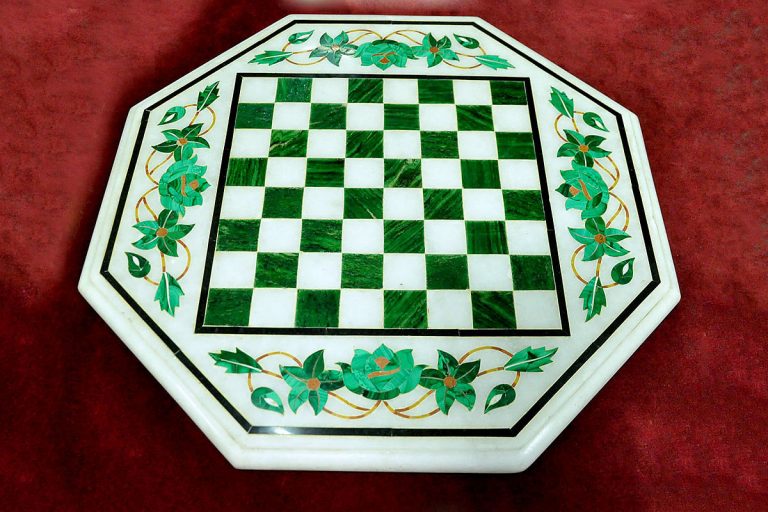 White Octagonal Chess Board of 18 inch | Pietra Dura Products